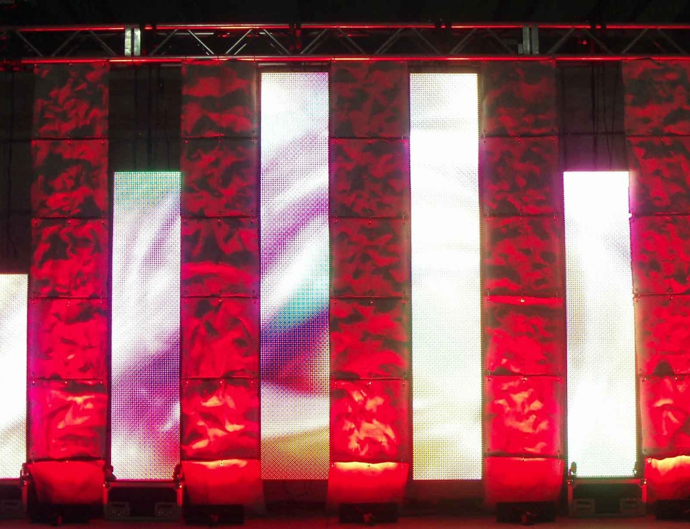 LED Staggered and Stage - Equinox